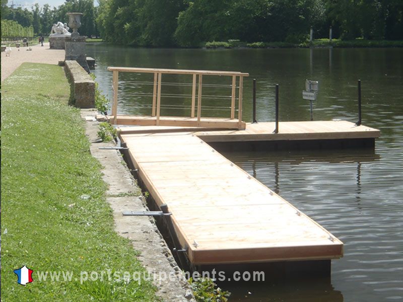 ponton flottant modulaire avec ports equipements structure flottante ...